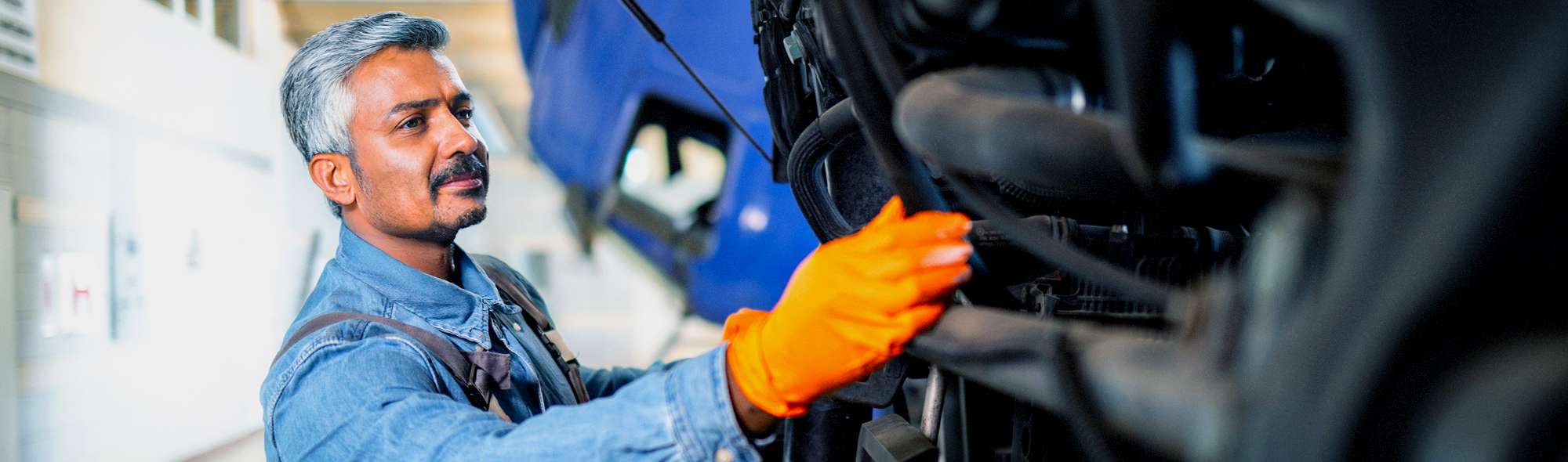 Commercial vehicle engine oils | Castrol Baltic Region