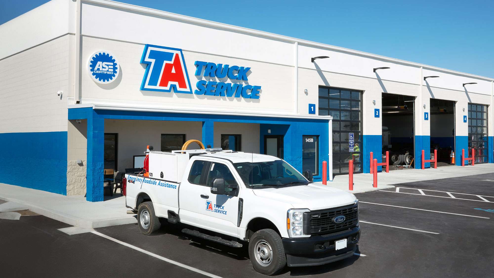 Castrol Heavy Duty (HD) Diesel Engine Oil & TA Truck Service | Castrol® USA