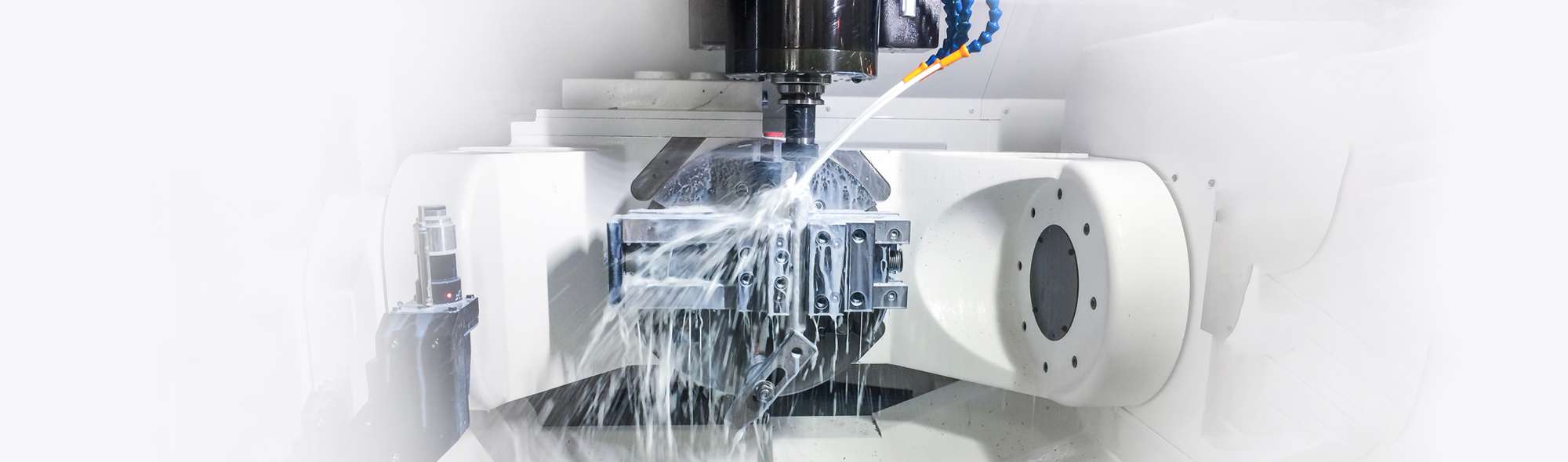 Benefits & types of heavy-duty water soluble cutting fluid | Castrol India