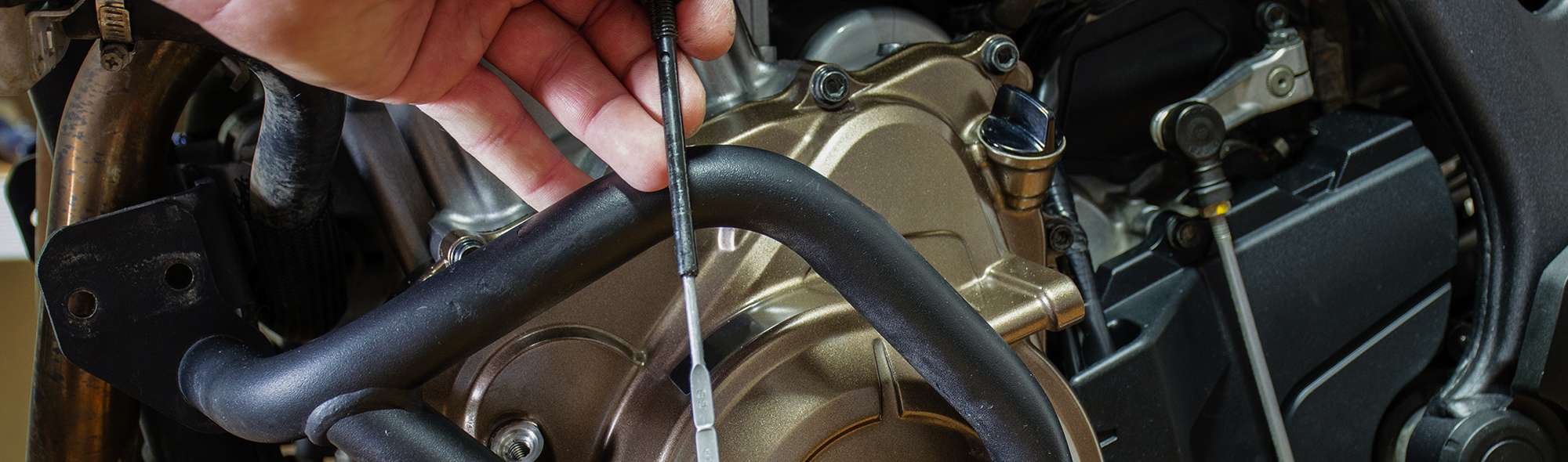 How to Check Motorcycle Oil: Dipstick & Inpection Window | Castrol® USA