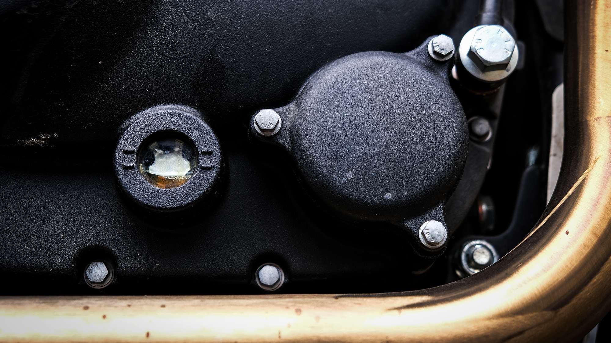 How to Check Motorcycle Oil: Dipstick & Inpection Window | Castrol® USA