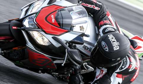 Motorcycle oil & fluids | Castrol UK & Ireland